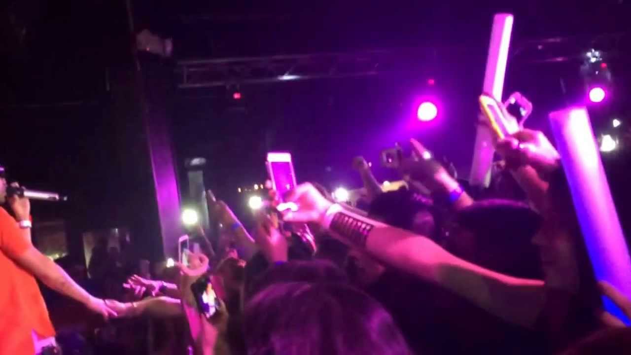 Arcangel Concierto -At Bardcode(coco bongo)Elizabeth NJ - YouTube
