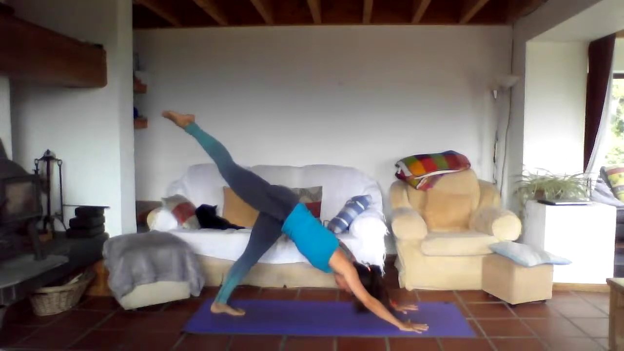 Vinyasa flow yoga - live class - Thursday 4th June 2020 - YouTube