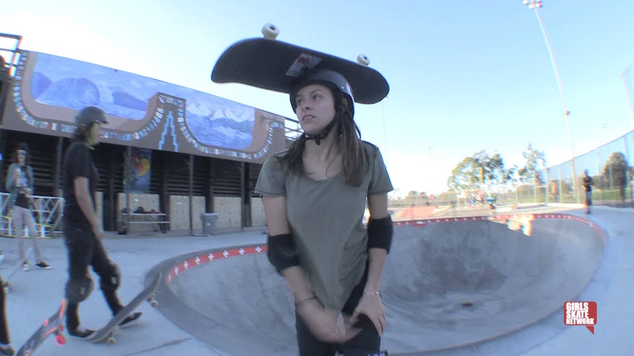 Blog Cam #93 - Girl Skateboarders Are Weird 2 - YouTube