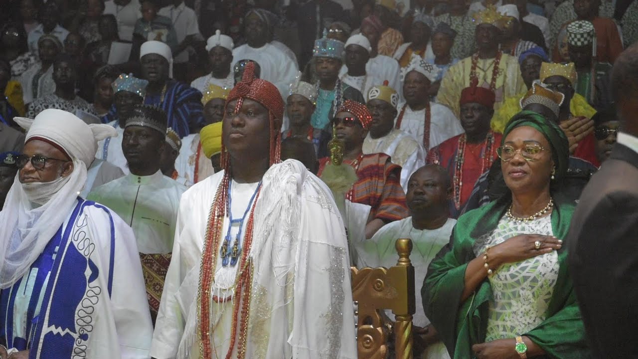 See How Ooni Of Ife & His Queens Welcomed Sen. Oluremi Tinubu To His ...