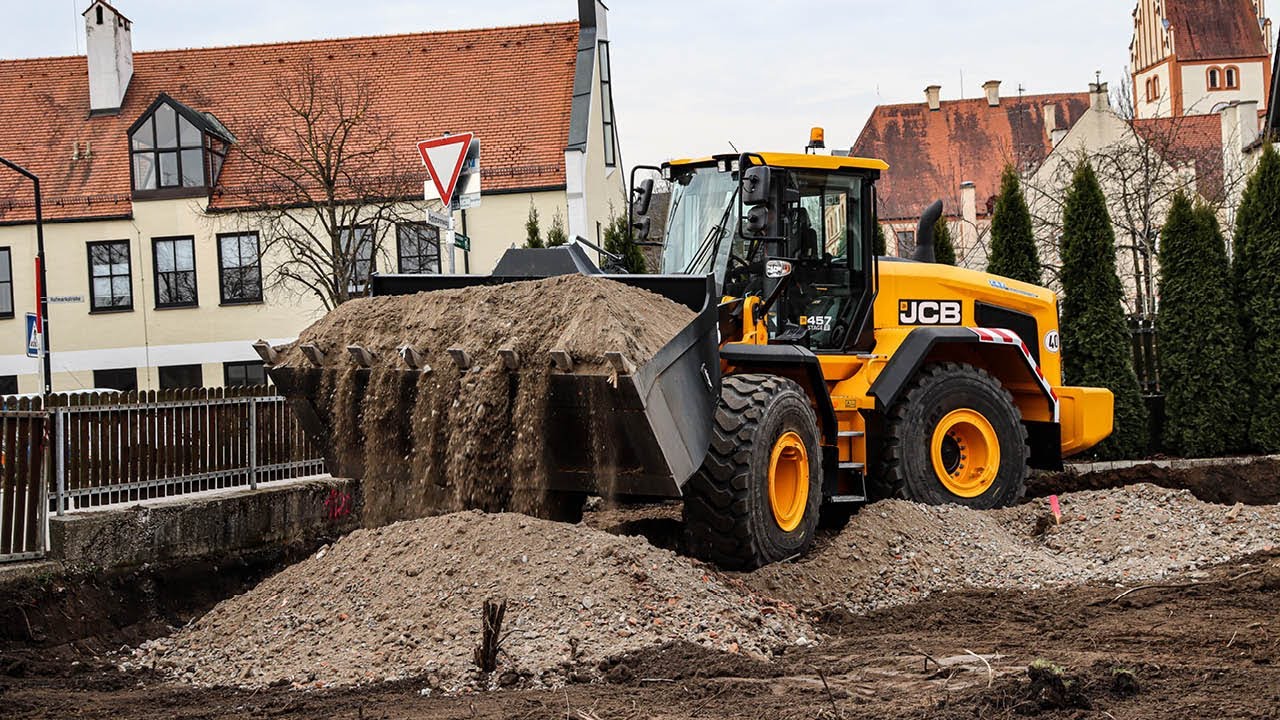 JCB 457 ZX Radlader mit Schaufel 3,7 m³ // Unterbau auffüllen - YouTube