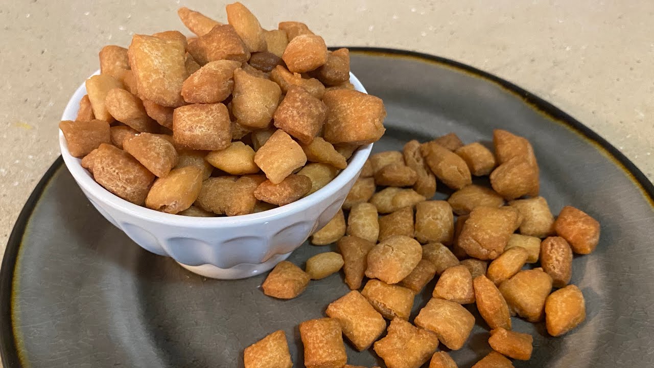 Diamond Biscuits | Sweet Maida Biscuits | Kala Kala at Home | Snack in ...