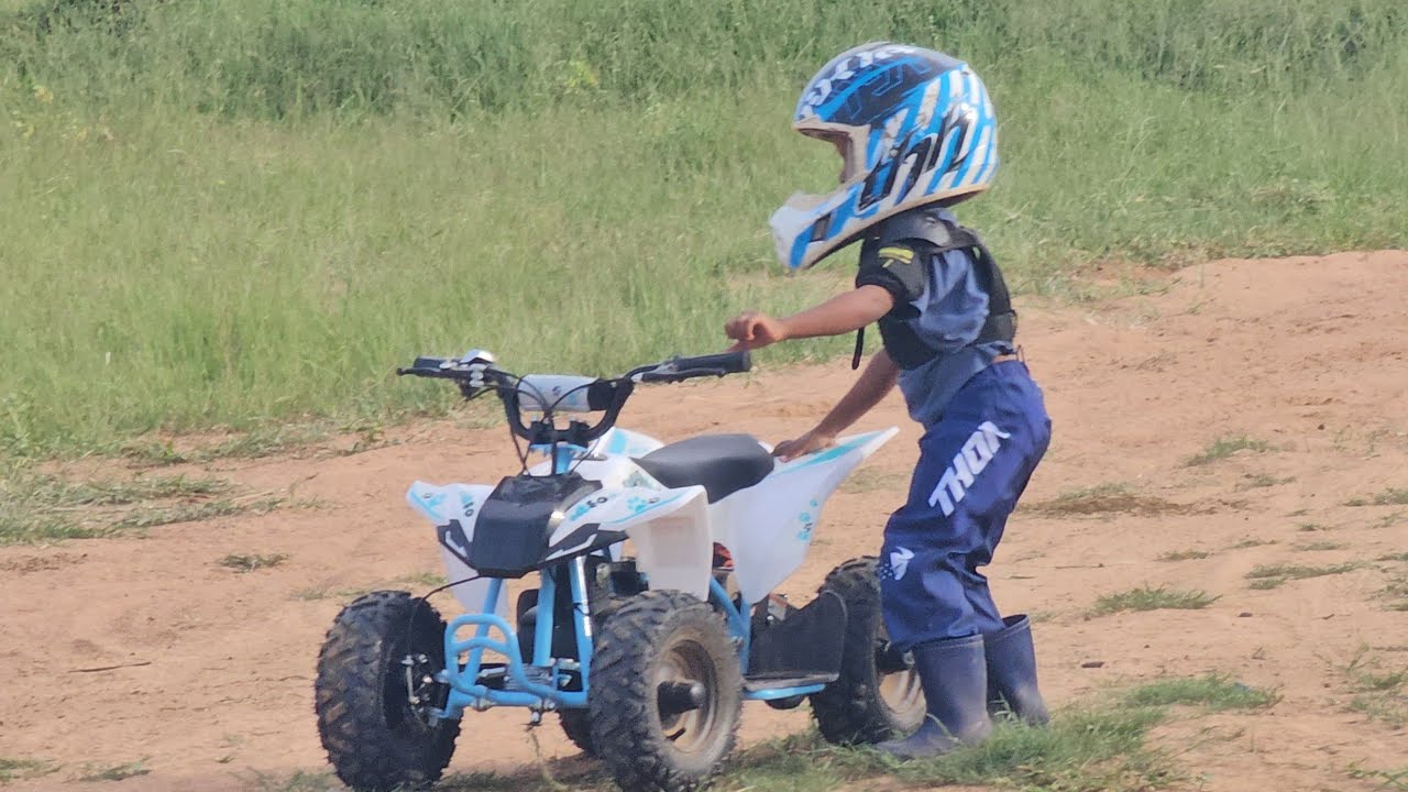 Seabelo rides at Mmopane for the first time - YouTube
