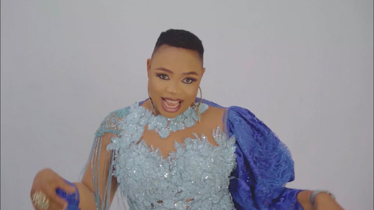 Sayon CAMARA - Bébé Mathurin (Clip officiel) - YouTube