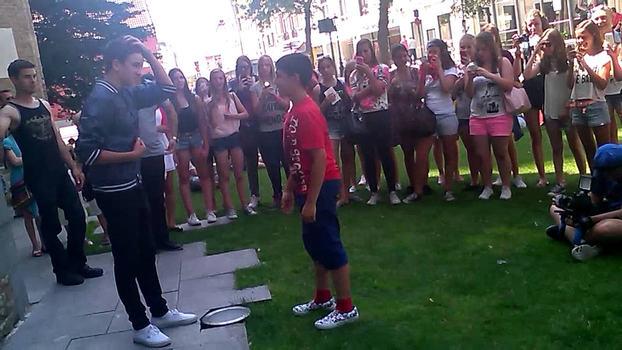 Mac Harmon dancing in Brugge - YouTube