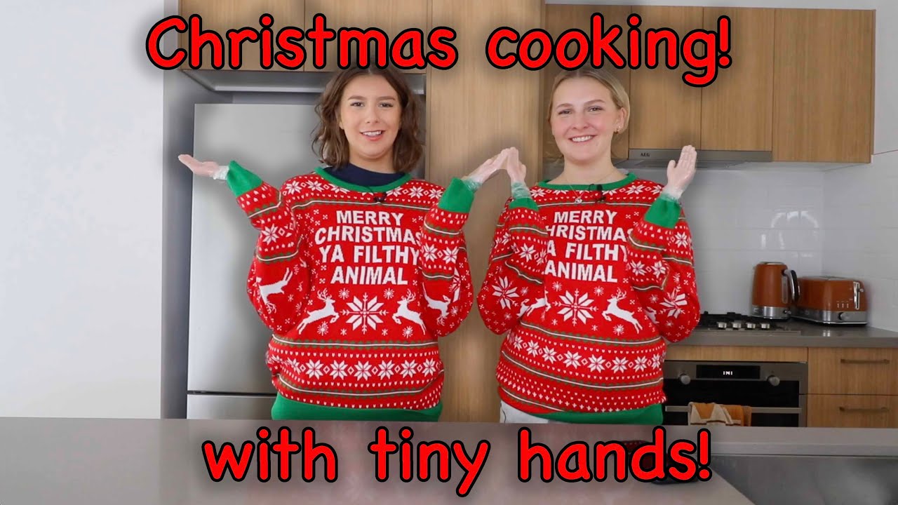Cooking a Christmas pudding with tiny hands!! - YouTube
