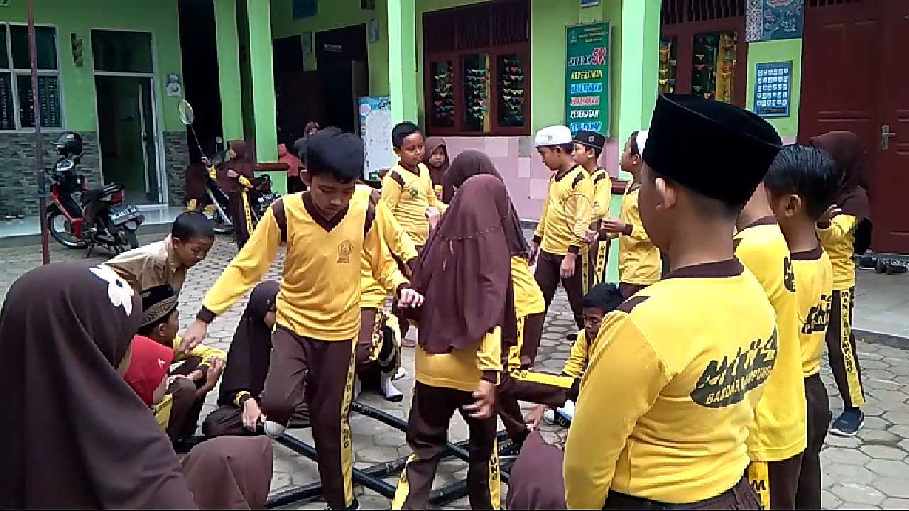 MIN 4 Babdar Lampung||Permainan Tradisional - YouTube