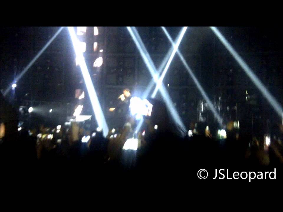 Drake - Underground Kings (Live) - YouTube