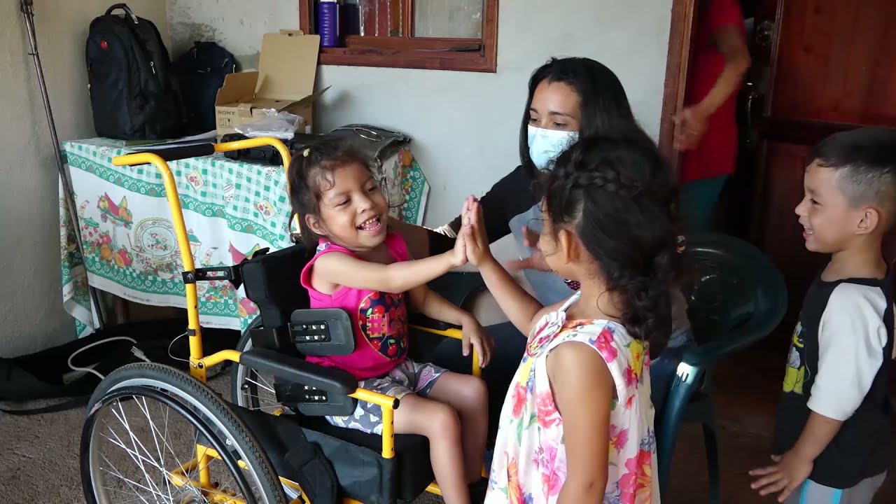 Beneficios al usar una silla de ruedas apropiada - YouTube