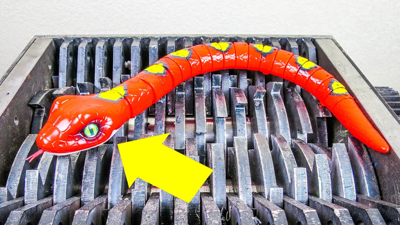 SHREDDING A GIANT COBRA SNAKE! RECYCLING A ROBOT TOY - YouTube