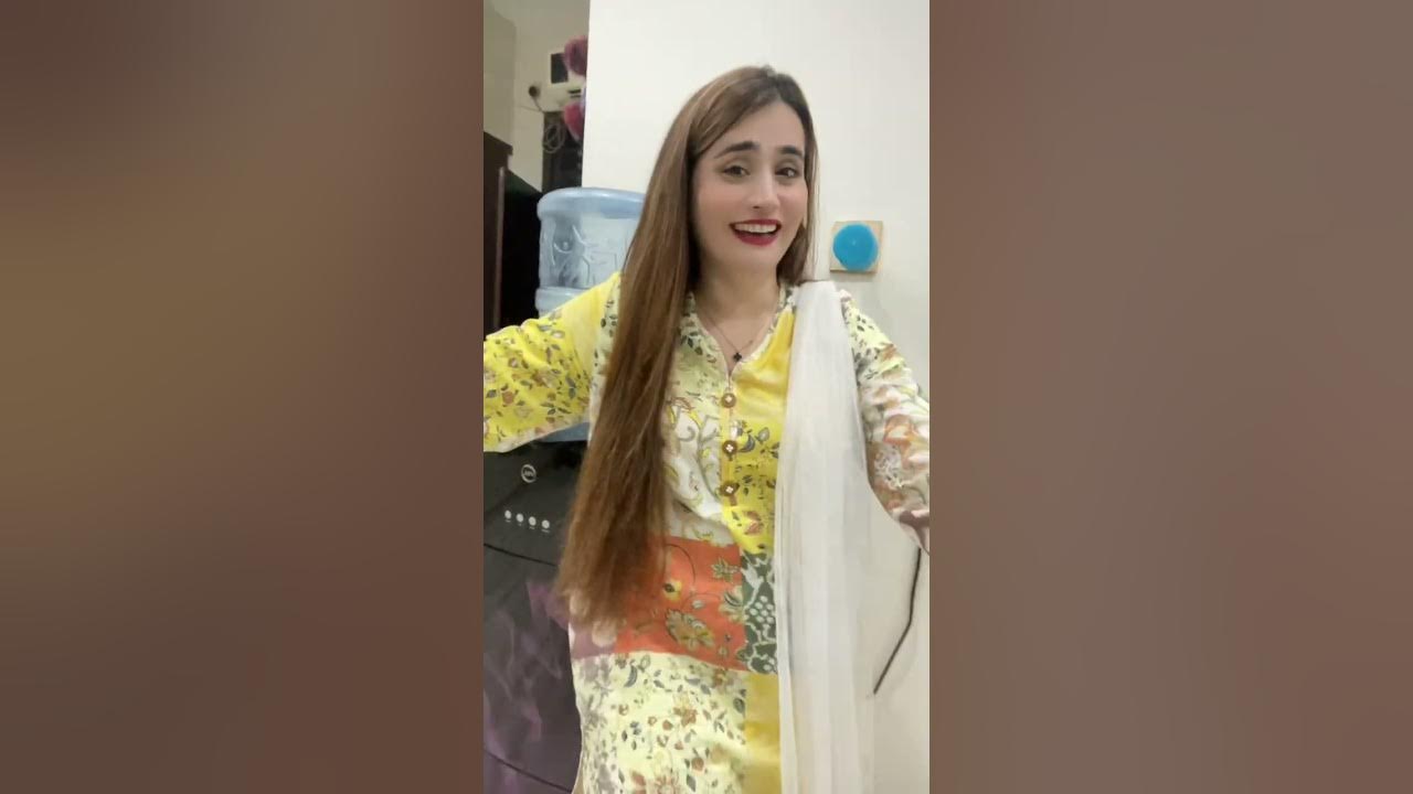 Me to heran hoon log kese guzra chala lety Aleenakhan - YouTube