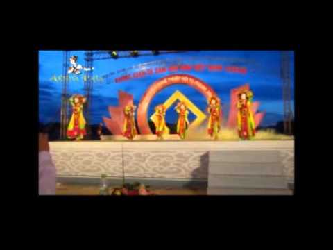 Tari Godeg Ayu di "Festival Di San Quang Nam Province", Vietnam - YouTube
