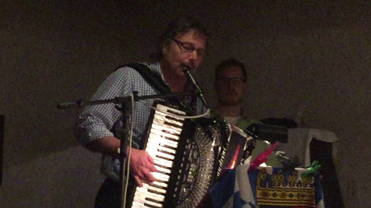 Bud Gramer Band perform "Nordseekueste" - YouTube