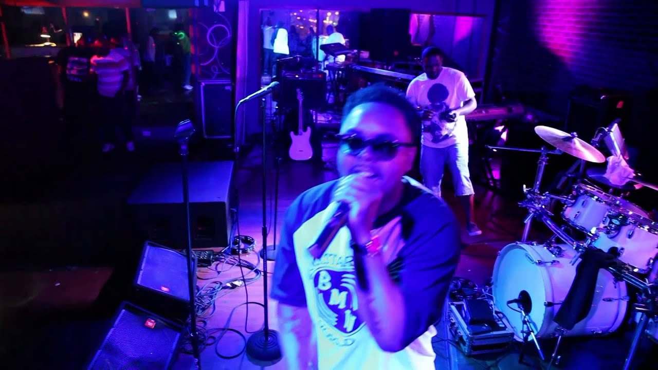 Moe Betta Live Performance at TWELVE LOUNGE - YouTube