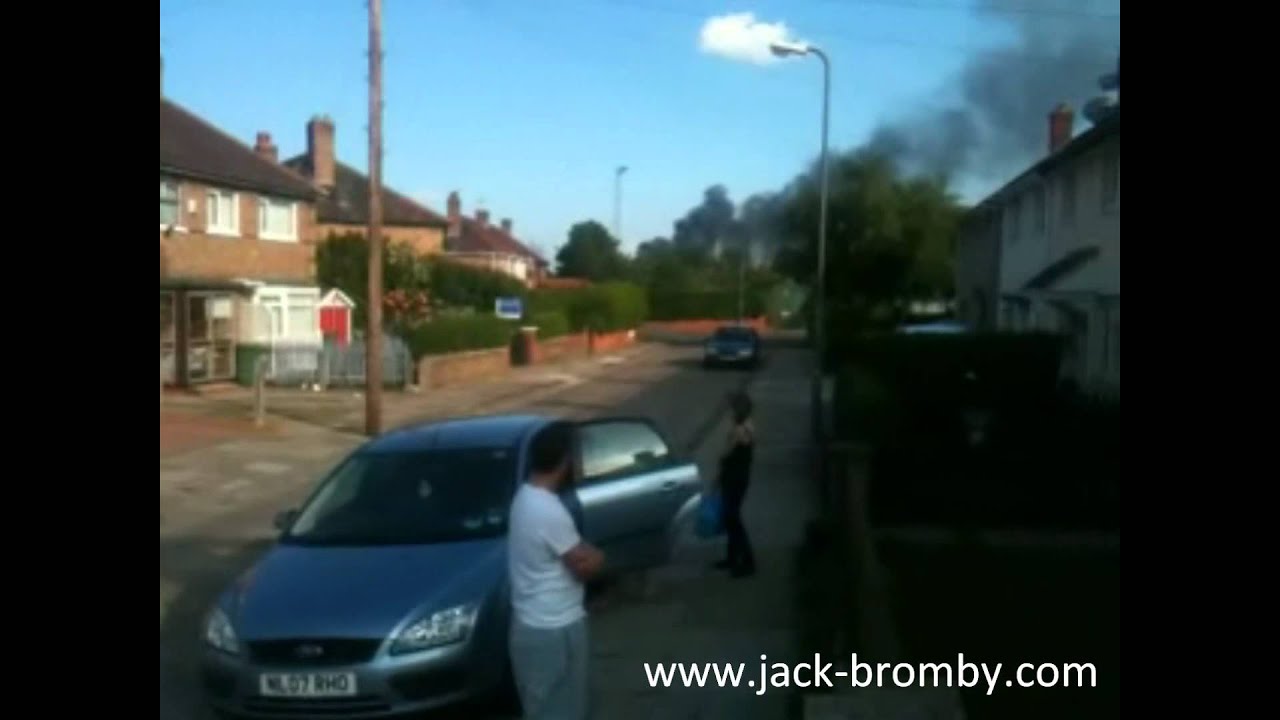 ICI Explosion in Billingham - 2nd June 2011 - YouTube
