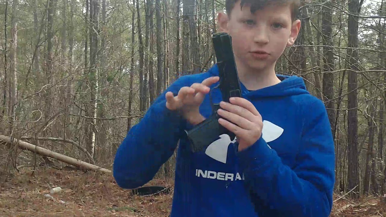 Shooting targets with a bebe gun - YouTube