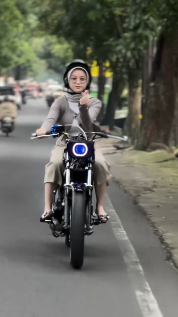 pesona sang ratu bersama king | RX-king #rxking #shortvideo #viral #trending - YouTube