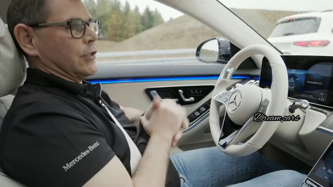 Auto pilot mode in the New Mercedes Benz S class 2021 | driving ...
