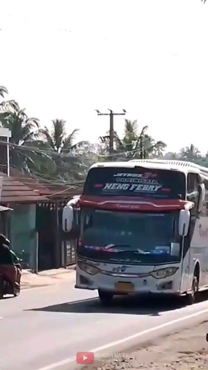 Kramat Djati Neng Febry 😁 #buspariwisata #busmania #kramatdjati #shorts - YouTube
