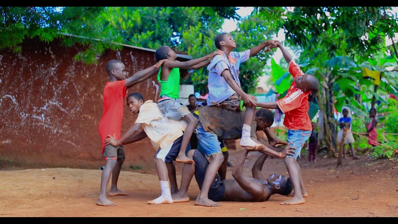Ka Bicycle dance by gerald Omukugu ft ian King ...official dance video ...