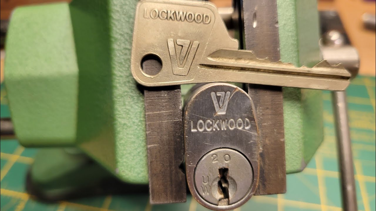 Lockwood V7 pick and gut. Why did Lockwood get rid of this odd pin ...