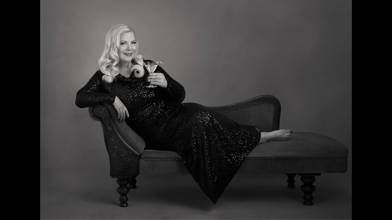 International Jazz Singer Lady Larisa - YouTube