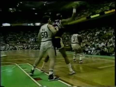 1987 NBA Finals: Lakers at Celtics, Gm 3 part 8/12 - YouTube