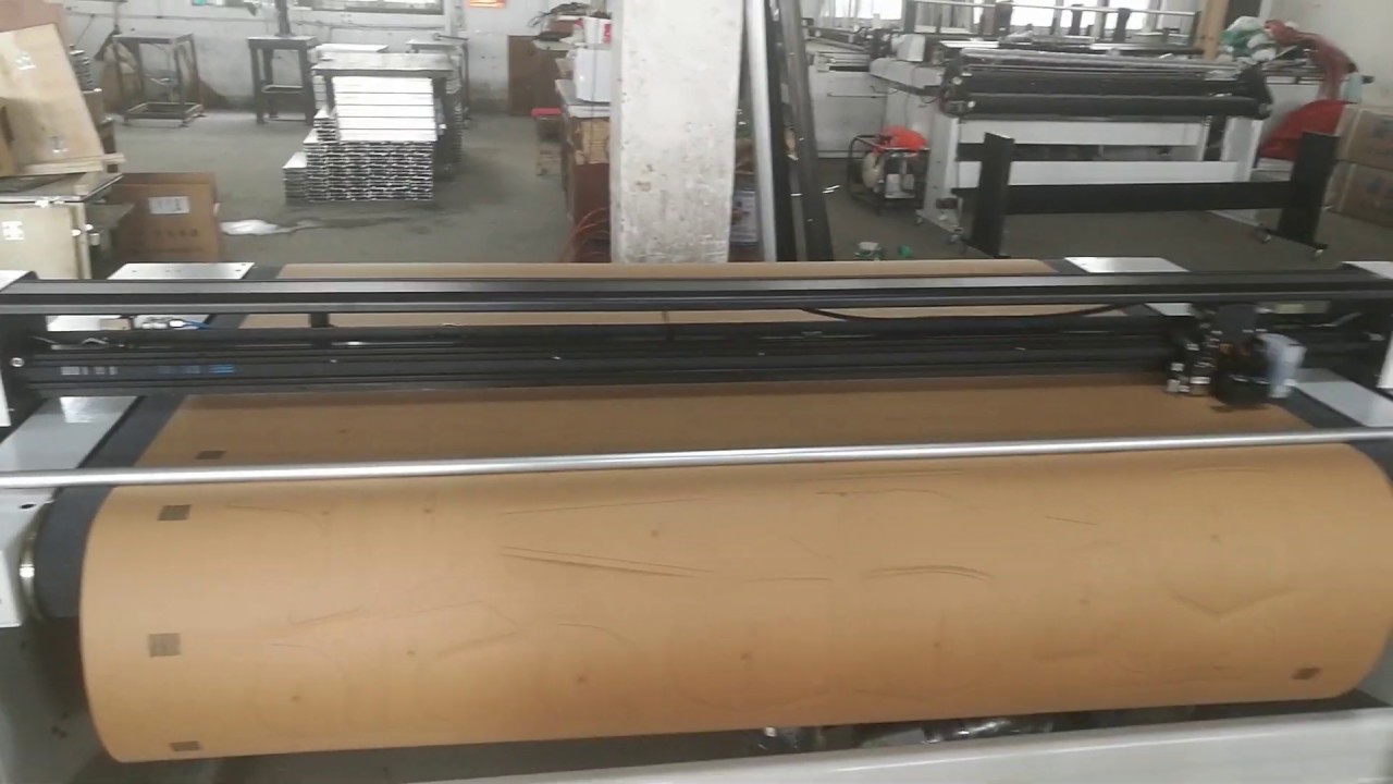 Flatbed Plotter with Feeding device 平板切割机视频 - YouTube