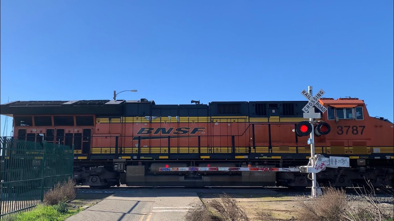 UP 8475 Manifest Freight Train With BNSF North - Calaveras Bike Trail Railroad Crossing ...