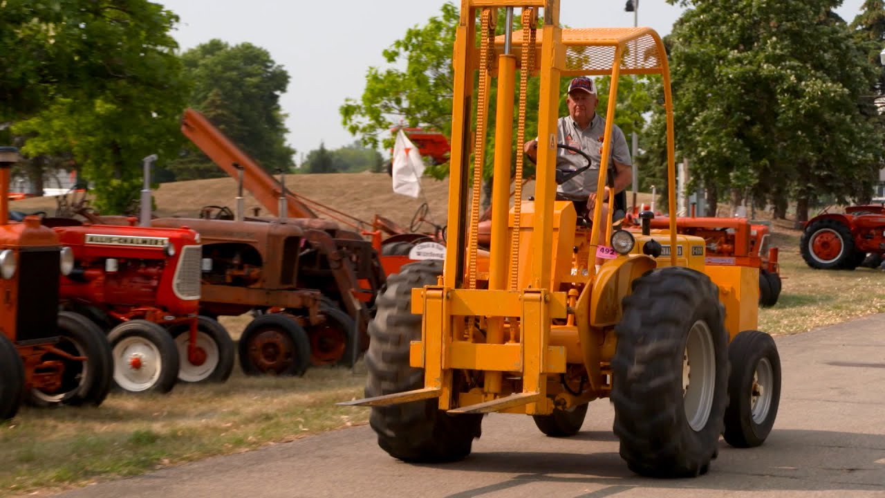 Need a Lift? Try this Allis Chalmers Industrial Tractor! - YouTube