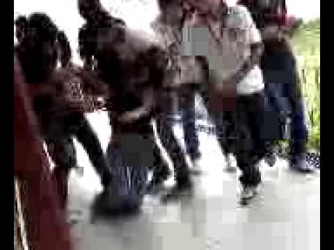 la pendejita q finje desmayarse