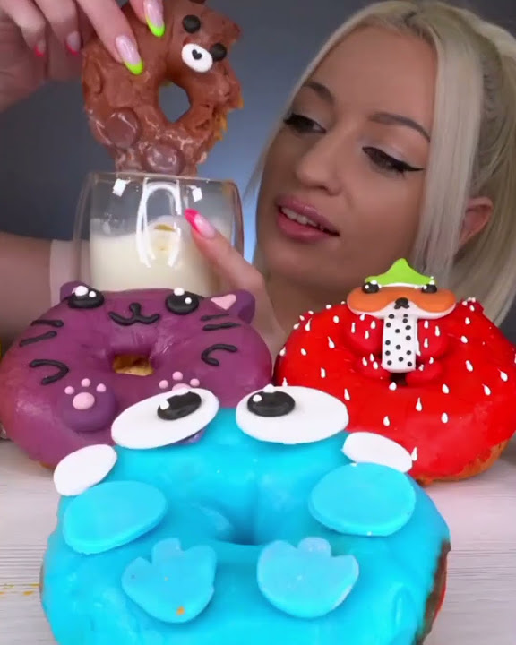 Asmr Eating Donuts Rainbow Desserts Colorful Cake 케이크 무지개 Sweet
