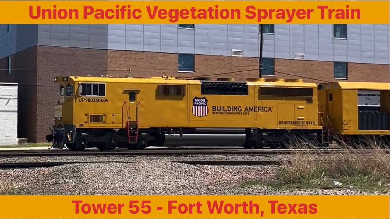 Union Pacific Vegetation Sprayer Train at Tower 55 - Fort Worth, TX ...