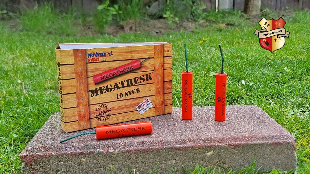Megatresk - Nitraat Privatex-Pyro Vuurwerk - YouTube