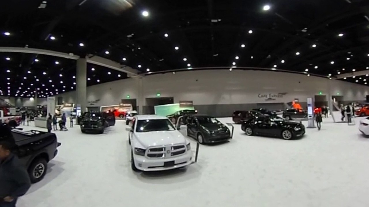 360° View VR Virtual Reality San Diego International Auto Show Chrysler ...