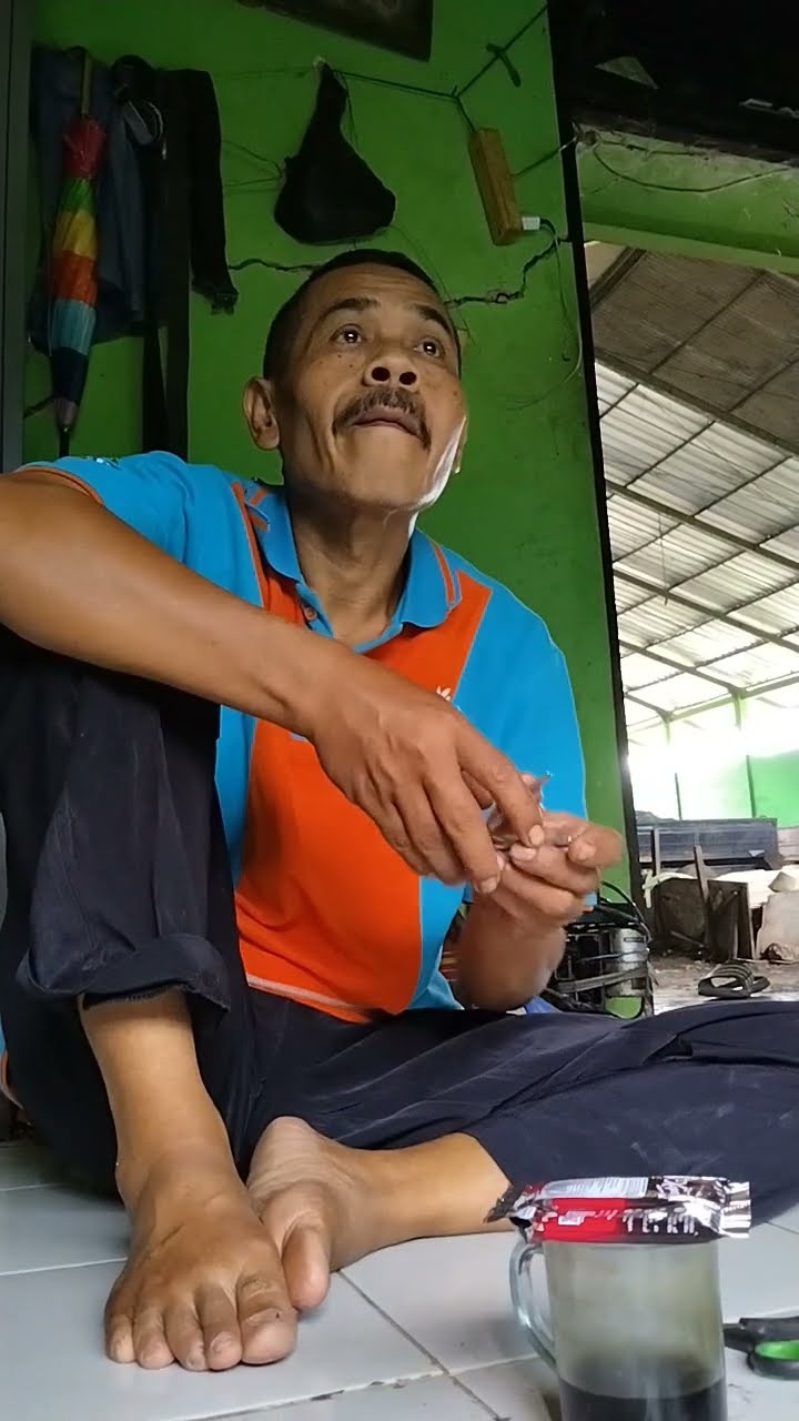 dia pusing gue juga pusing semua pusing - YouTube