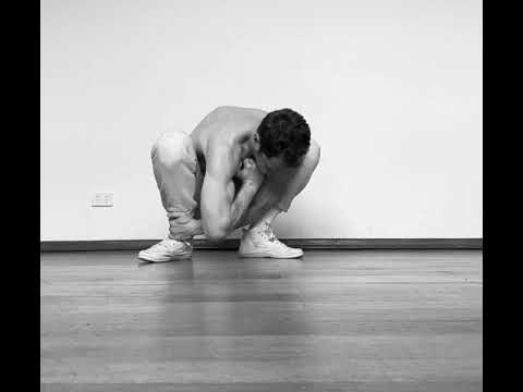 Squat plus thoracic rotation reach - YouTube