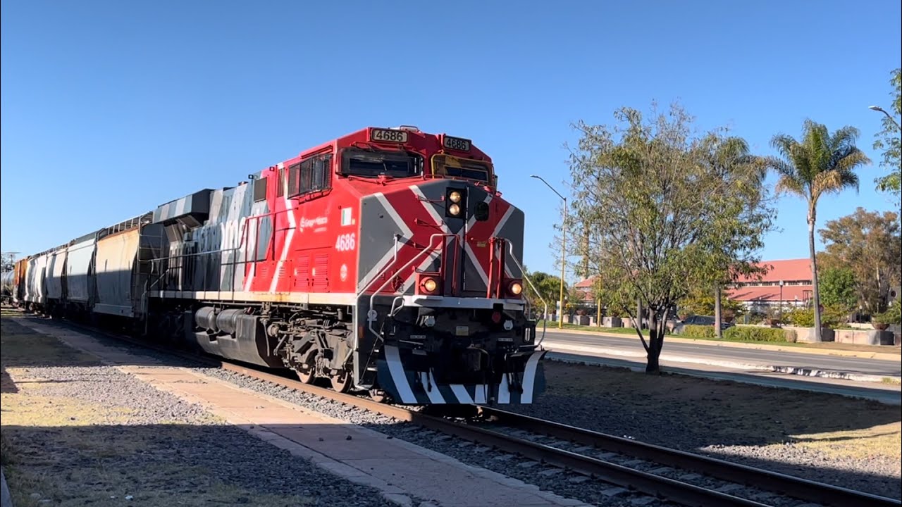 Tren rumbo al sur #4686 ES44AC FXE #4697 C44-9W BNSF - YouTube