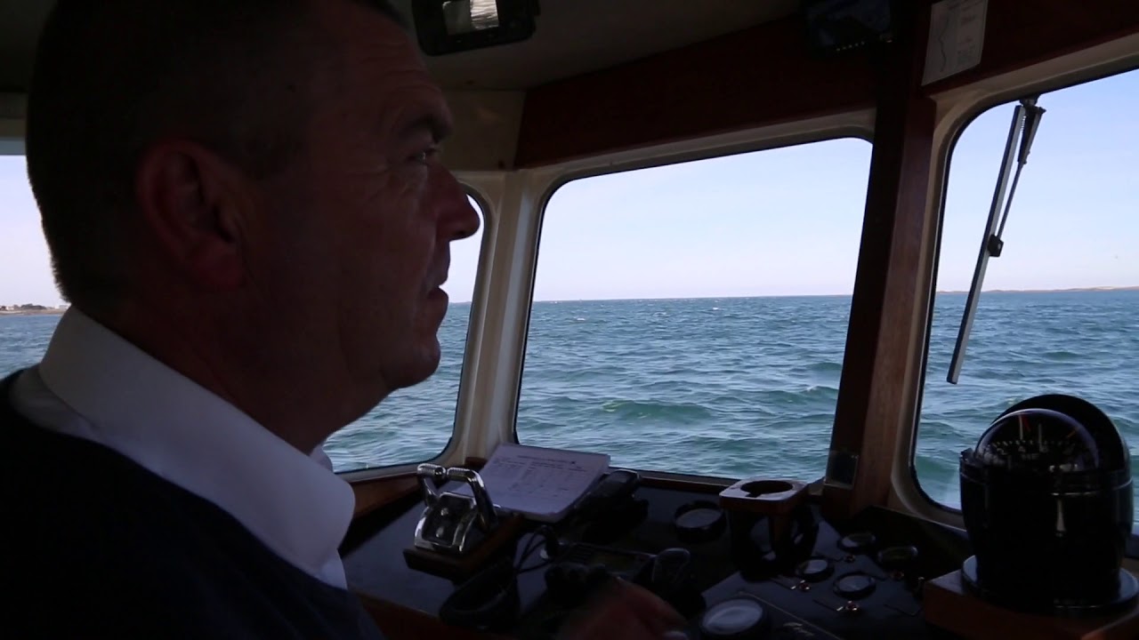 Guernsey Boat Captain Trident Company / Guernesey Capitaine de bateau Trident compagnie - YouTube