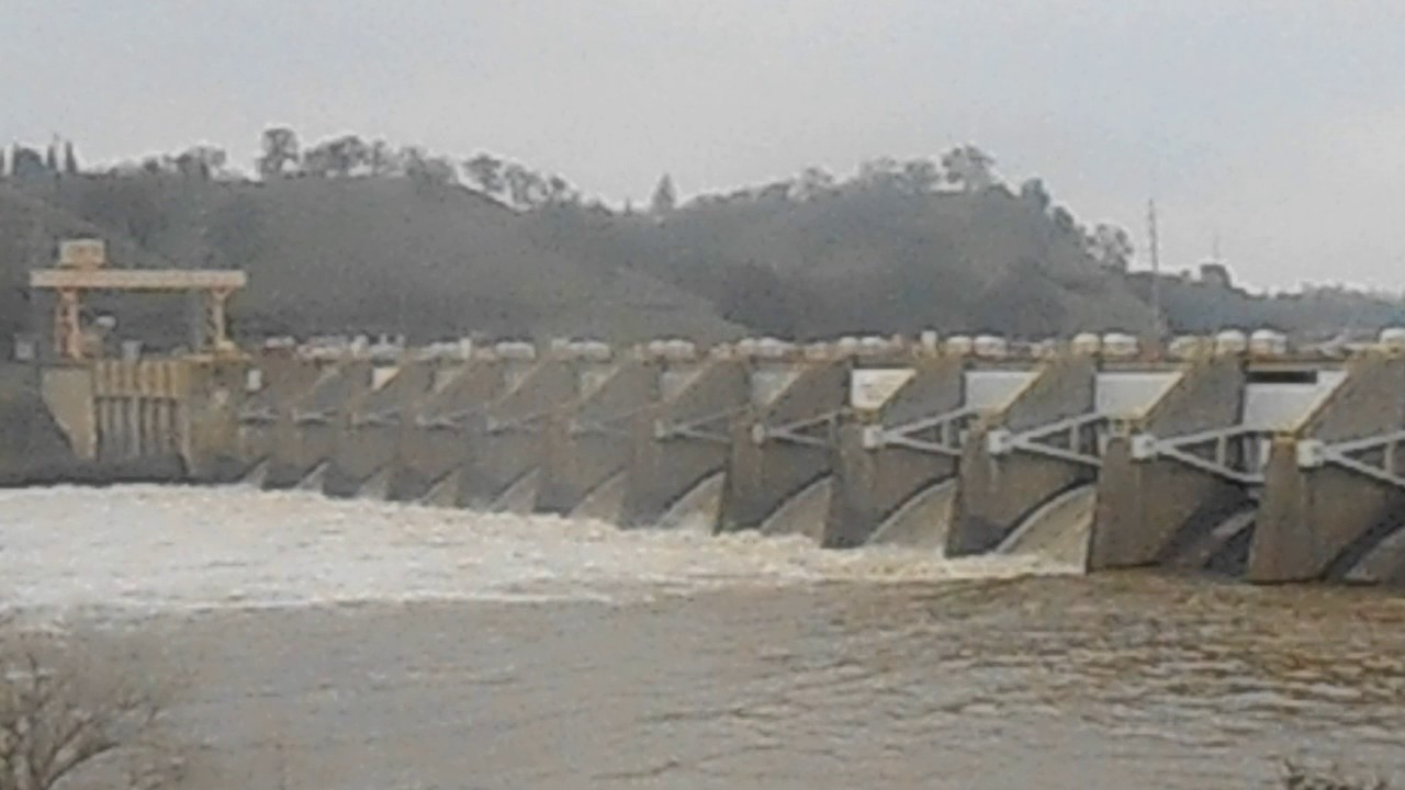 Water flowing at Nimbus dam Jan 2017 2. - YouTube