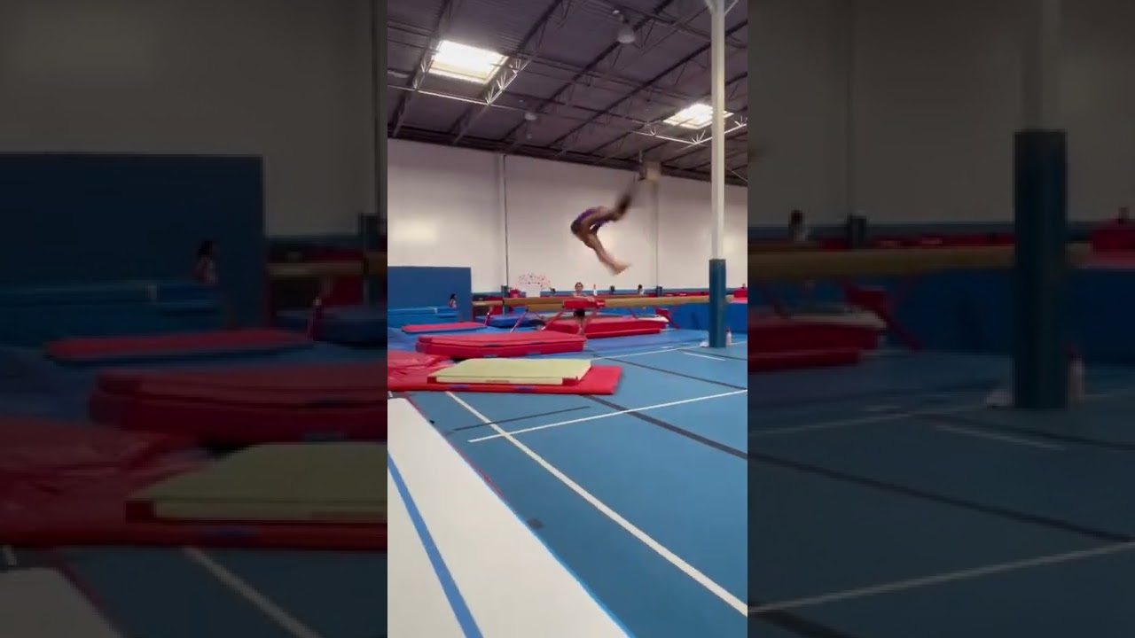 Round off back handspring double pike - YouTube