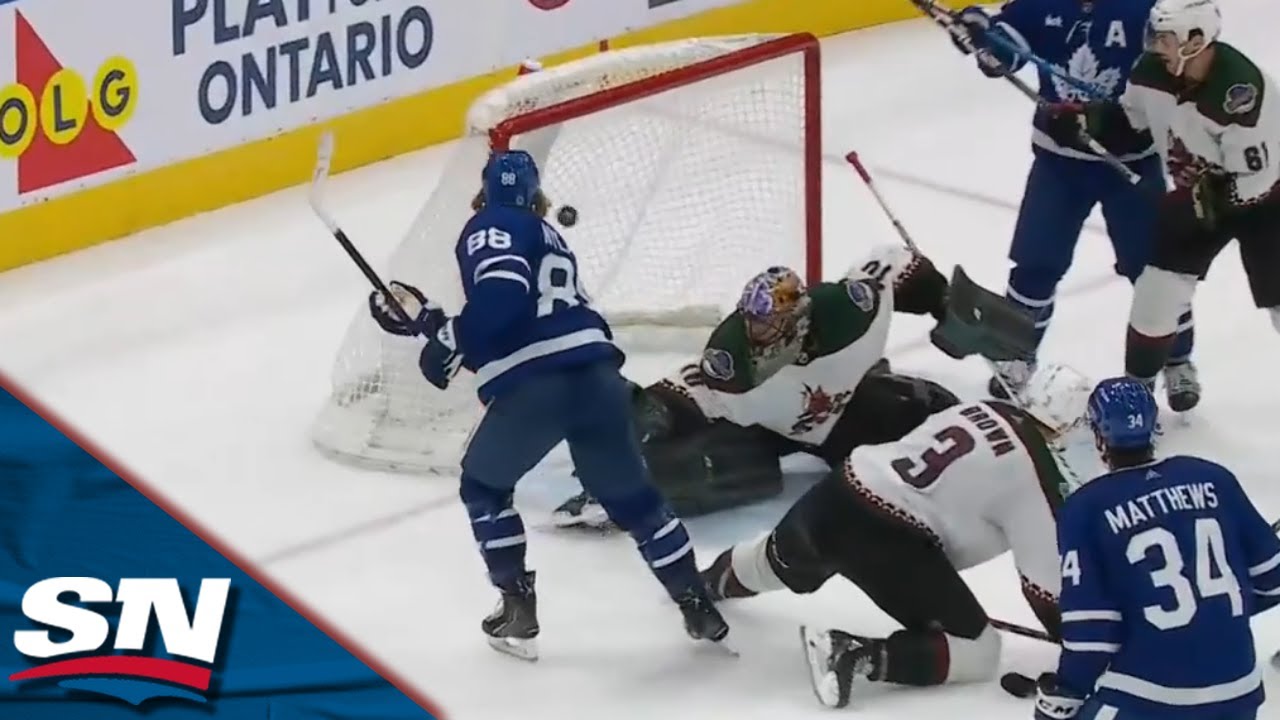 Maple Leafs Charge Back With Two Goals to Tie it Up vs. Coyotes - YouTube