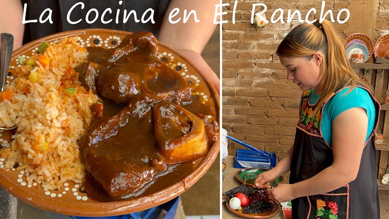Mole Rojo De Res La Cocina en El Rancho - YouTube