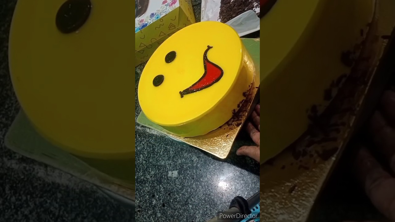 smile cake design #short - YouTube