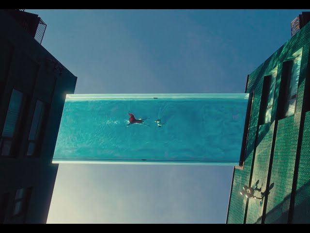 Sky Pool Embassy Gardens is the world's first floating pool ...