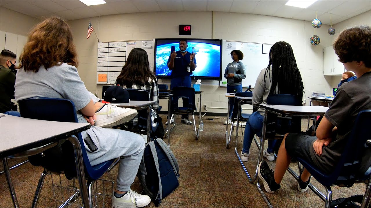 Dr. McNeil Teaches at Union 8th Grade Center - YouTube