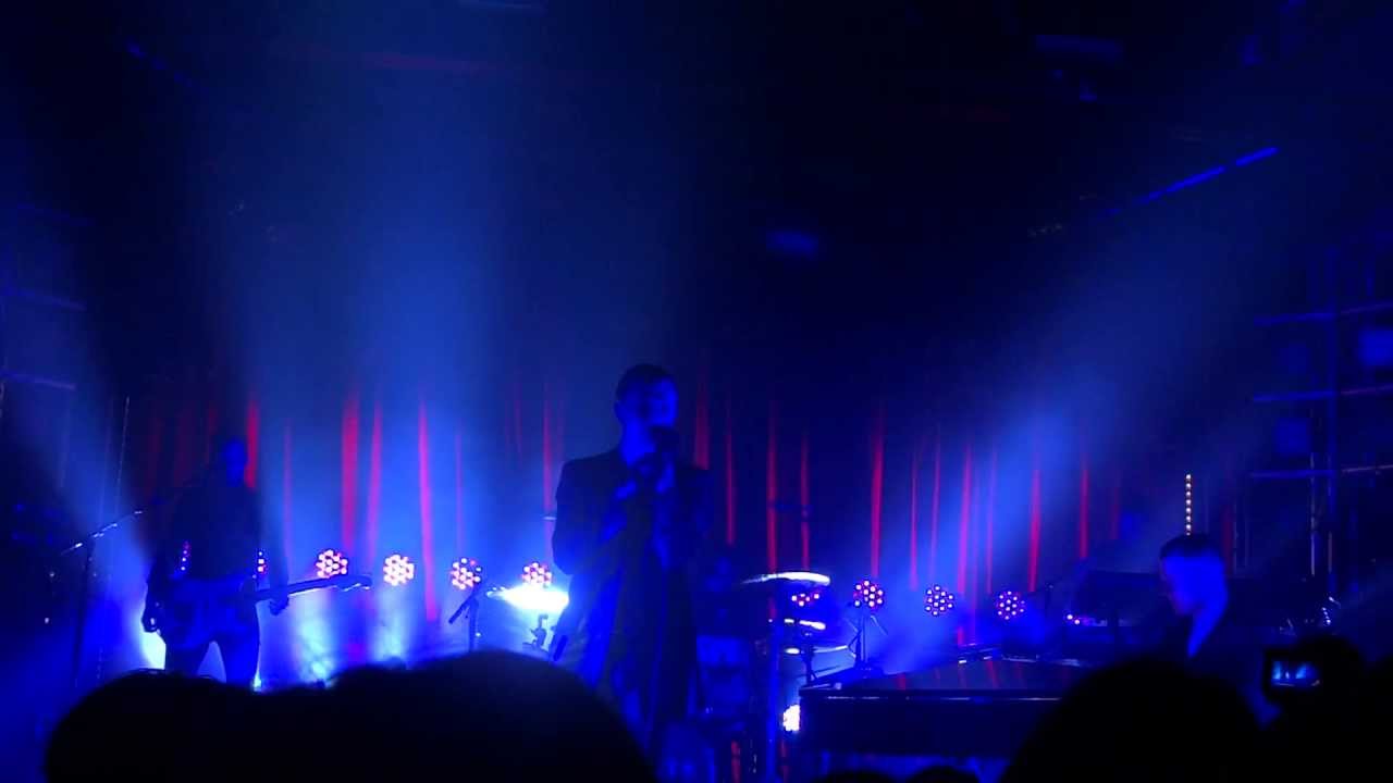 Hurts - Blind (Live intimate concert Berlin 2013) - YouTube