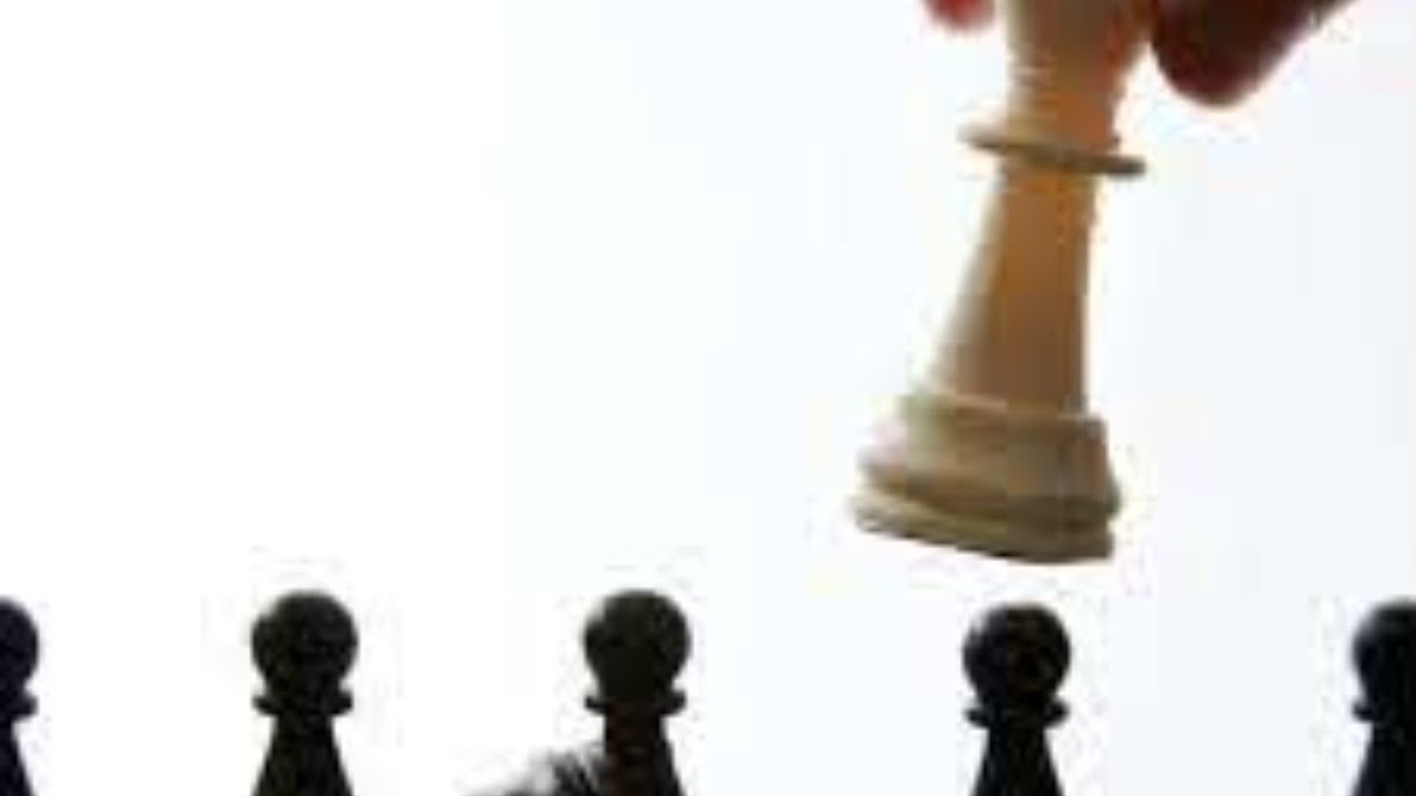 Chess with the spoon - YouTube