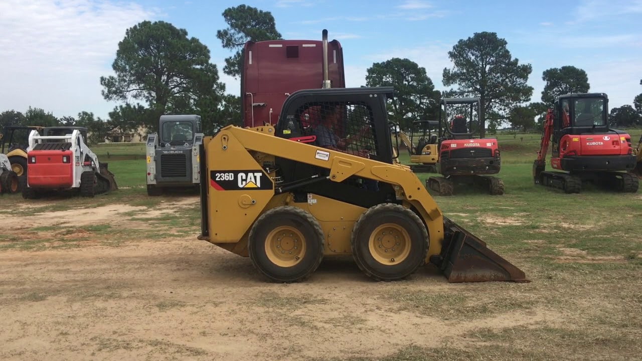 CAT 236D (1466) 1 - YouTube