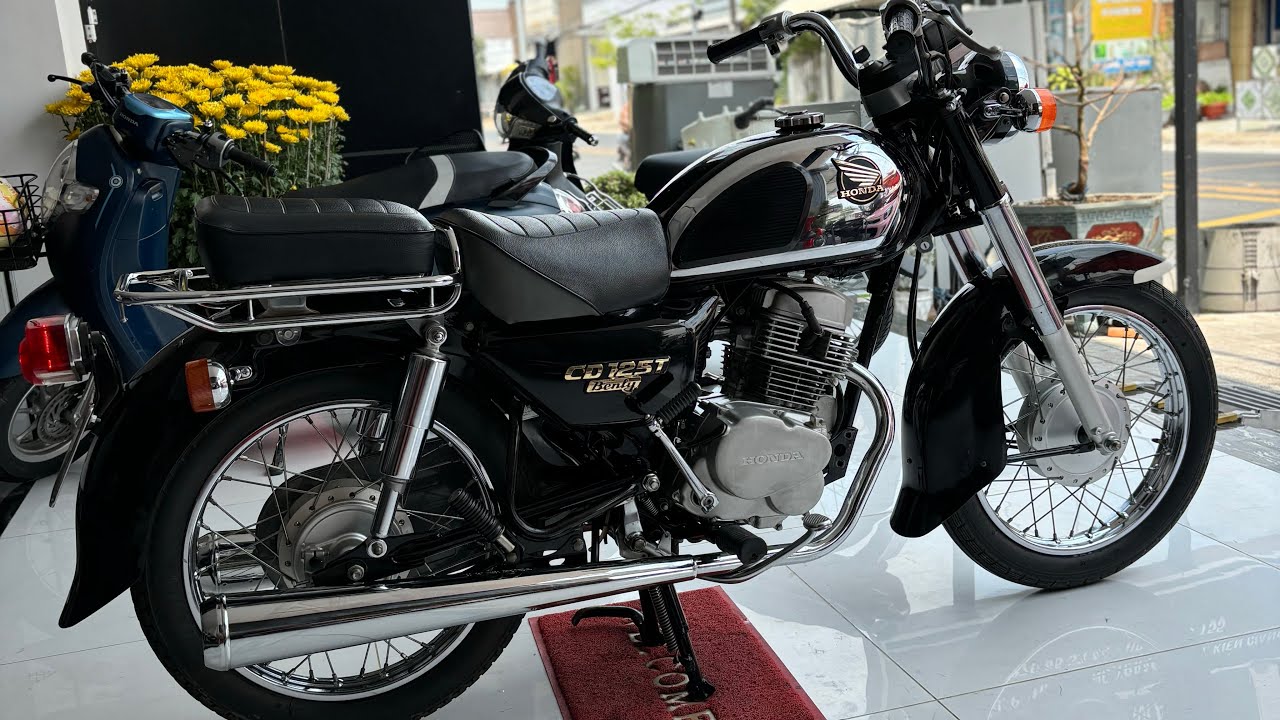 Honda CD Benly 125 - YouTube